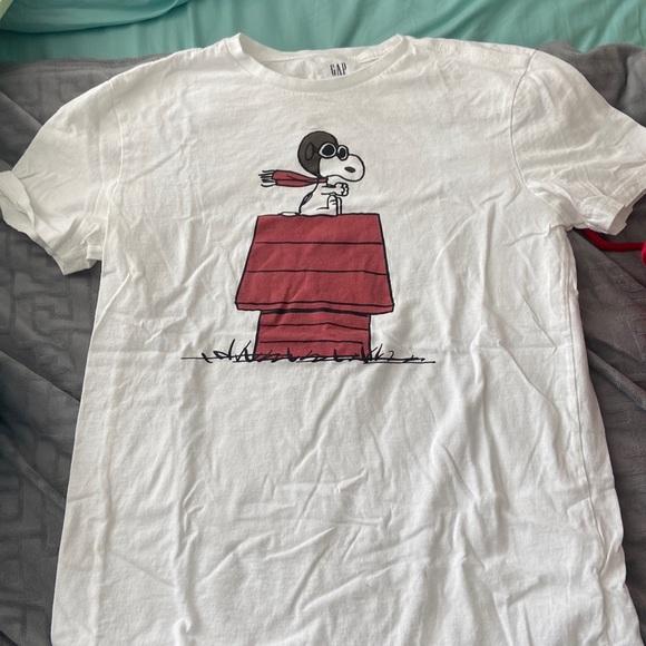 GAP | Shirts | Snoopy Tshirt | Poshmark